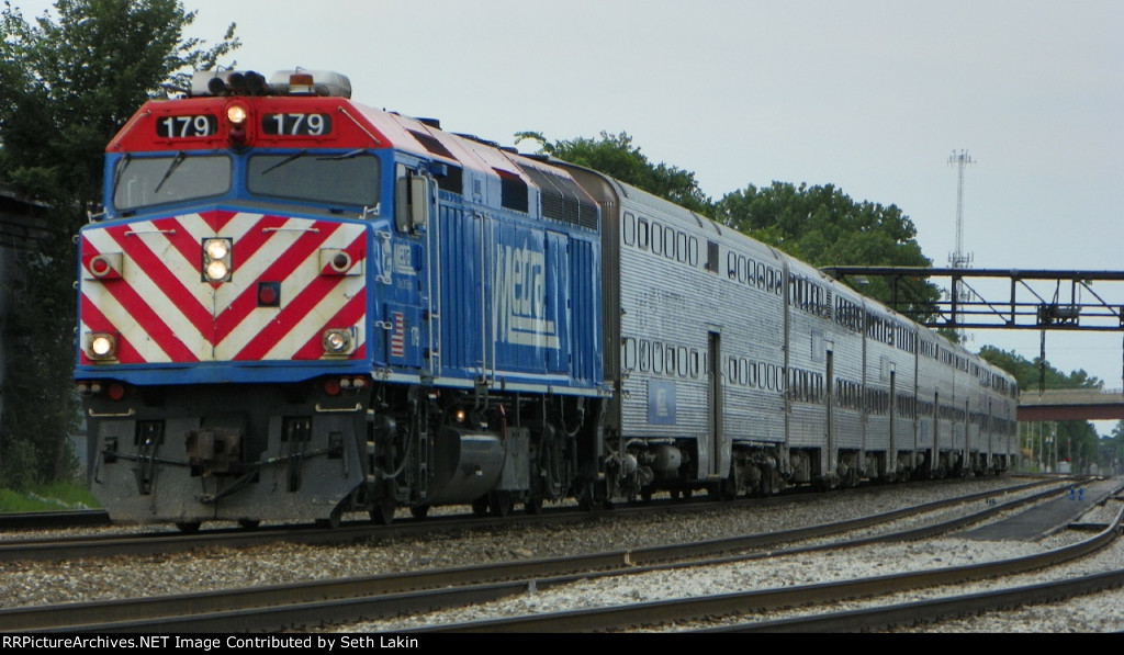 METX 179 and train 611